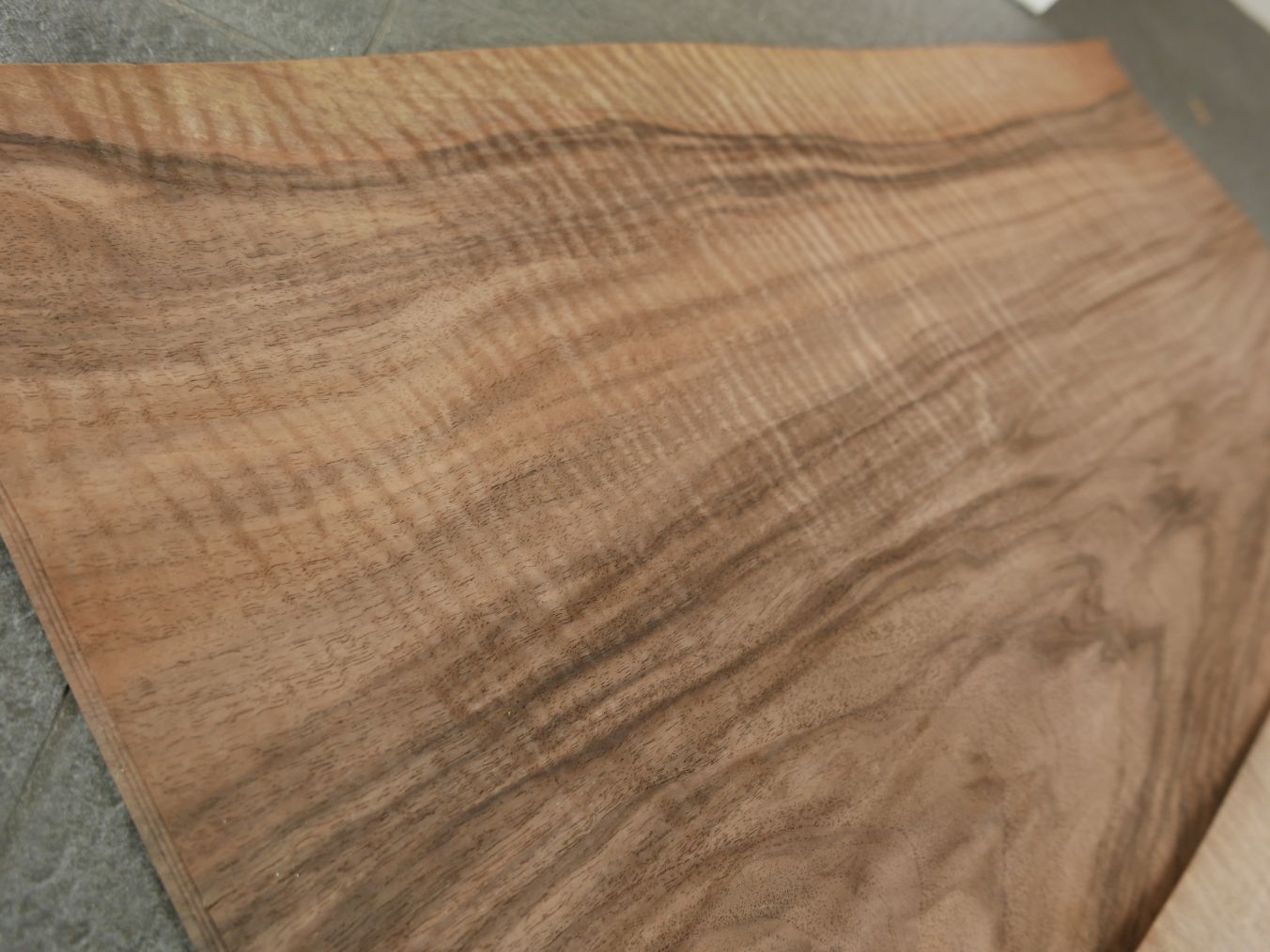 Europees Noten 43x85cm – Hout-Fineer.nl